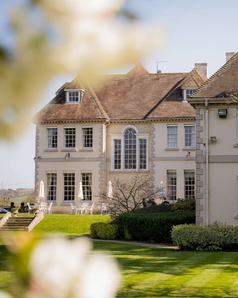 Relax in luxury ∙ Book a spa day at Cowley Manor Experimental ...