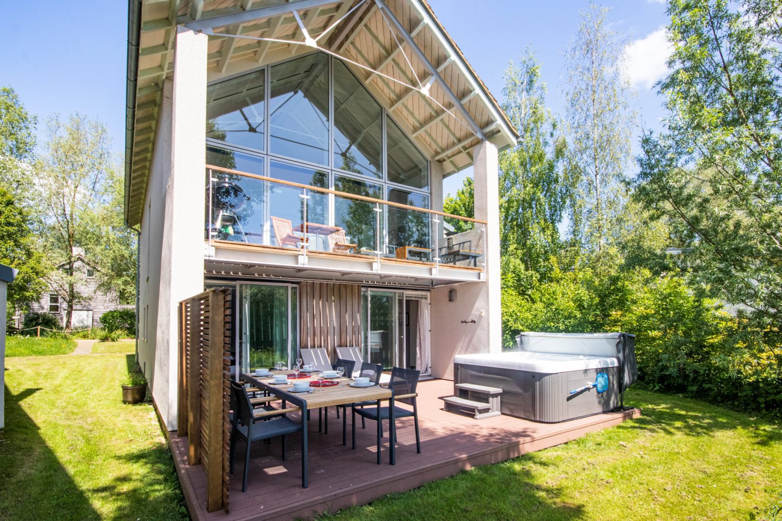 A Visitor’s Guide to Cotswold Lakes ∙ Where Luxury Meets Adventure ...