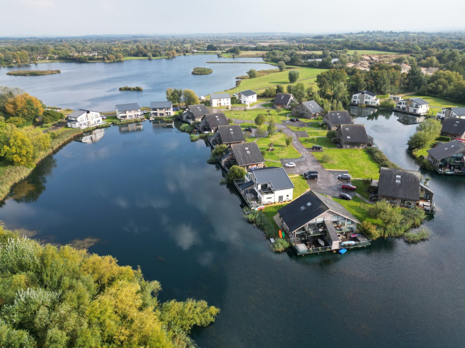 A Visitor’s Guide to Cotswold Lakes ∙ Where Luxury Meets Adventure ...