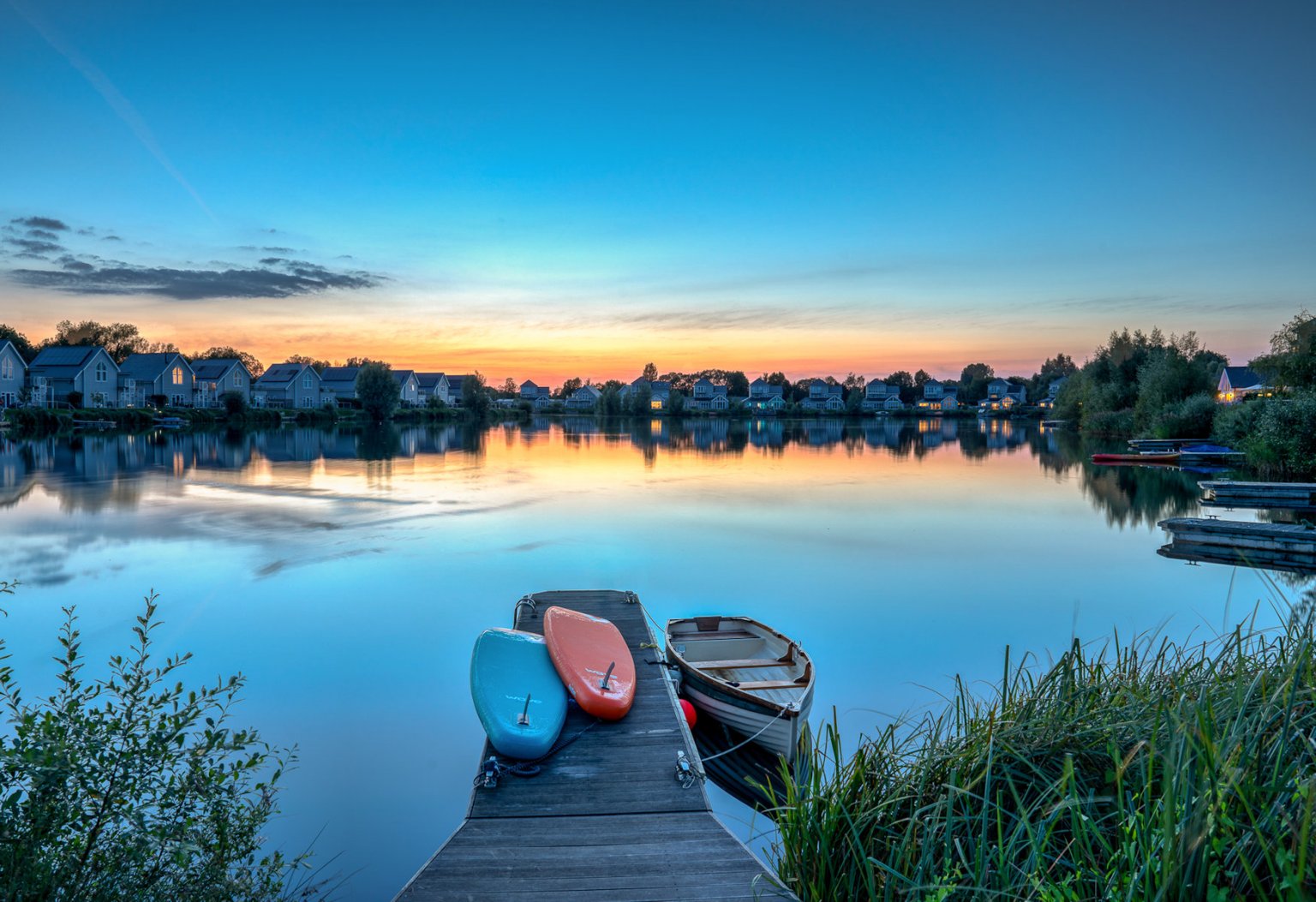 A Visitor’s Guide to Cotswold Lakes ∙ Where Luxury Meets Adventure ...