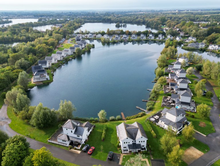 A Visitor’s Guide to Cotswold Lakes ∙ Where Luxury Meets Adventure ...